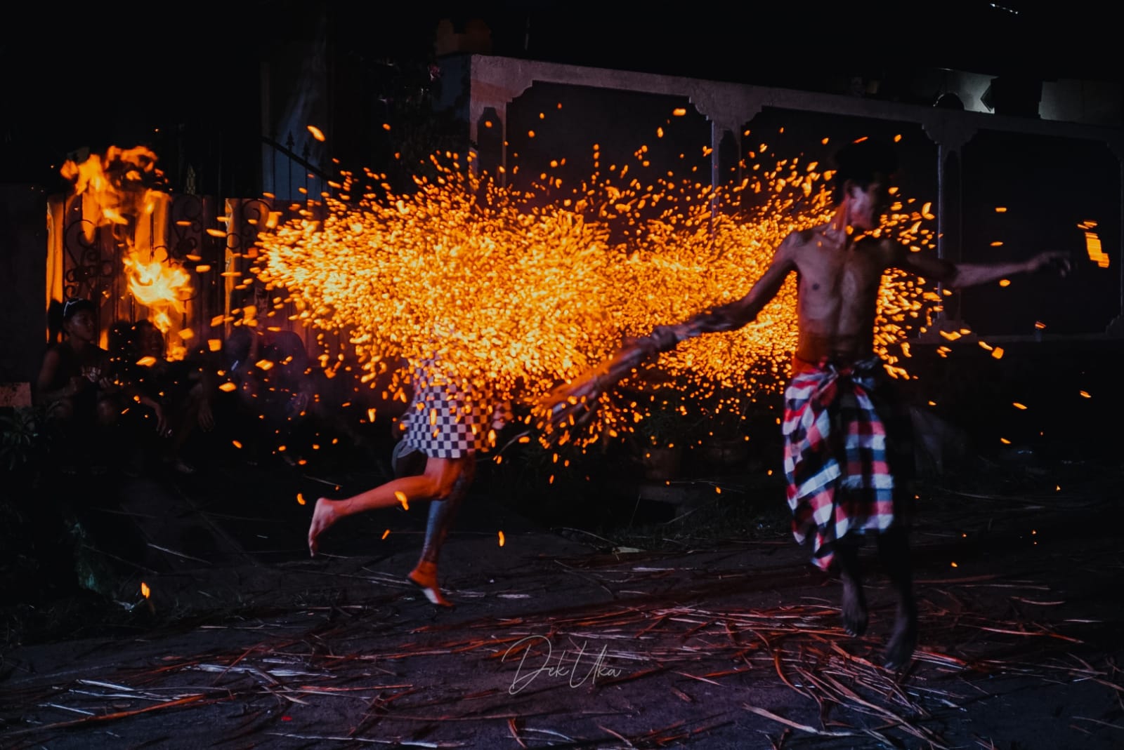 Desa Adat Padang Bulia Meriahkan Hari Raya Nyepi dengan Tradisi "Meamuk ...